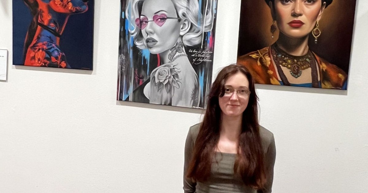 Sandra Müller exhibits her paintings in the foyer of the city ...